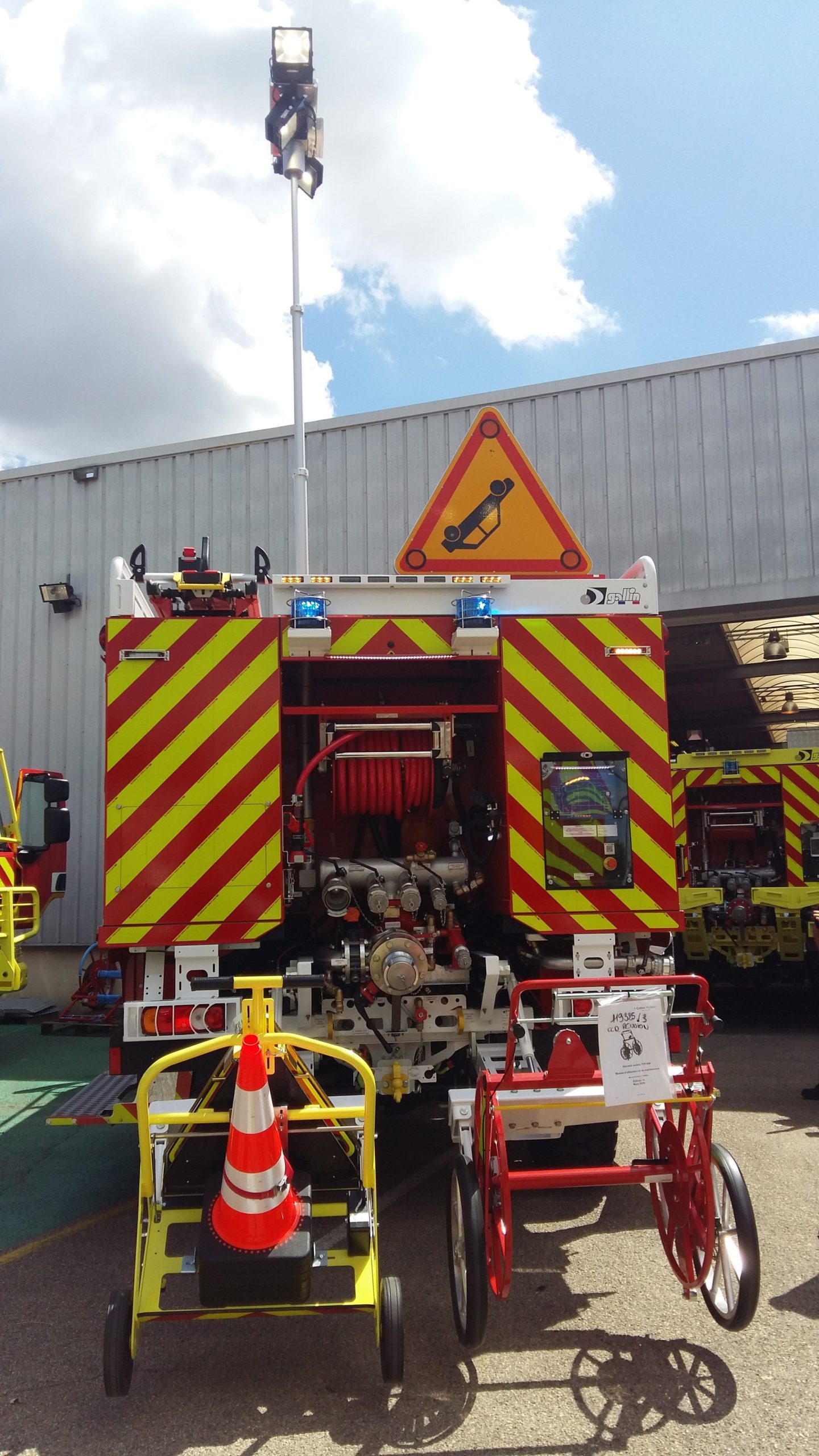 Camion Citerne Rural Moyen/Secours routier - CCRM (SR) - Desautel Fire ...